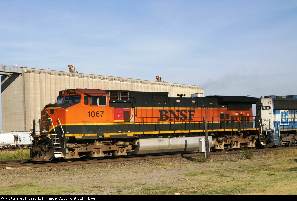 BNSF 1067
